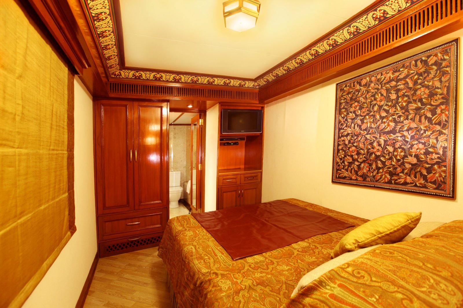 Maharaja Express Train: A Luxury Train of India